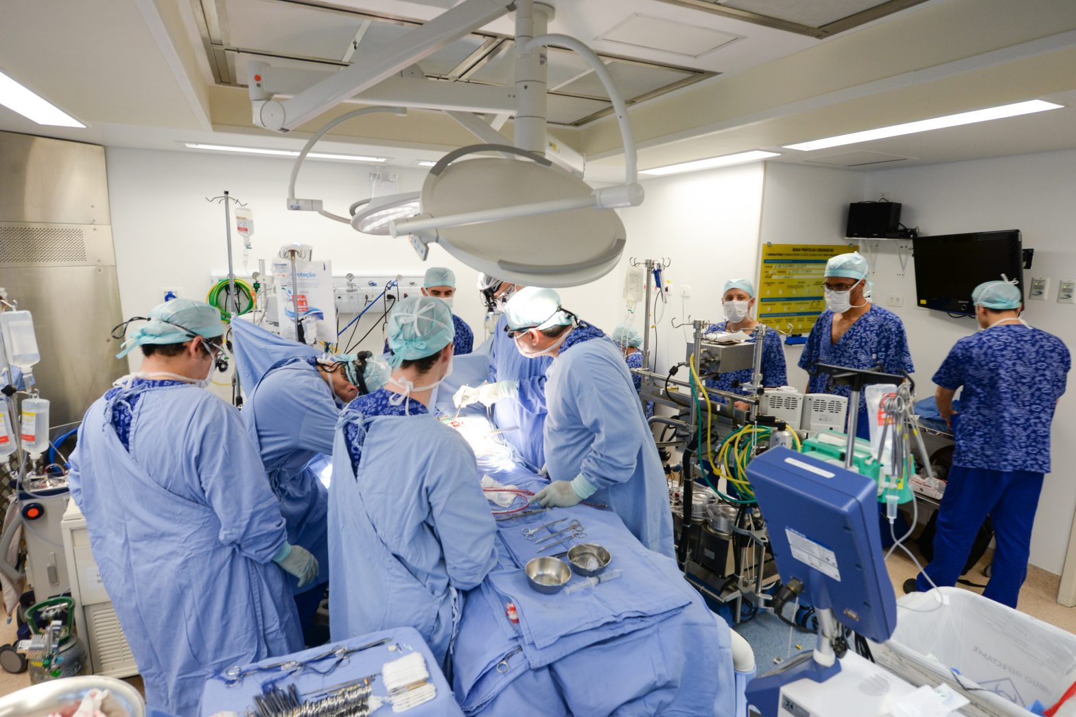New equipment for cardiopulmonary bypass increases the safety of ...